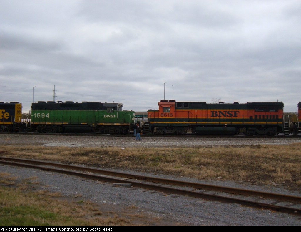 BNSF 1594 & 8616